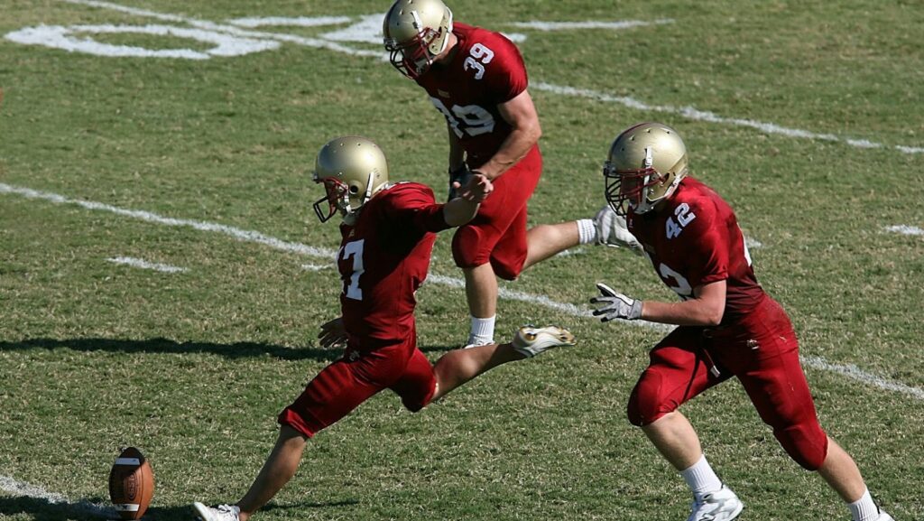 Profiles of Prominent Native American NFL Players - ticketspread